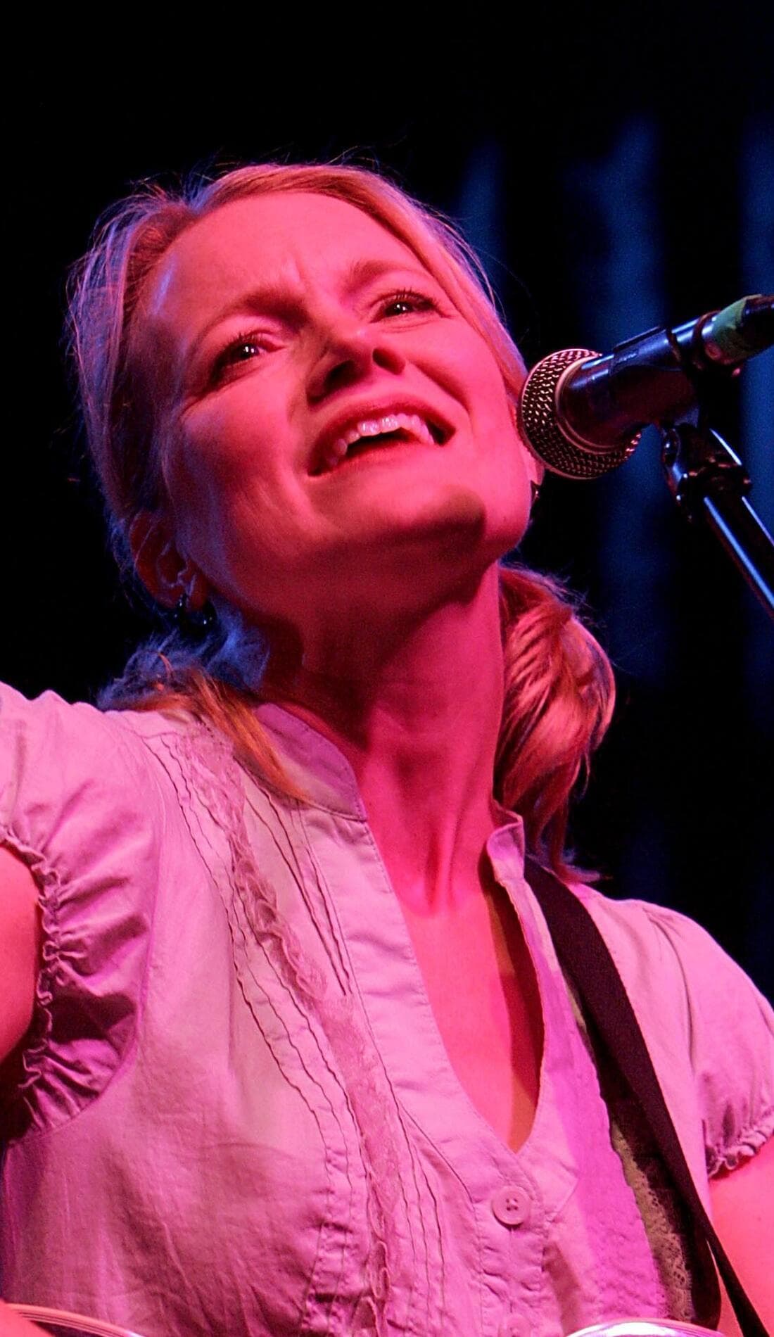 Kelly Willis Tickets & Concert Tour Dates 2024 | SeatGeek