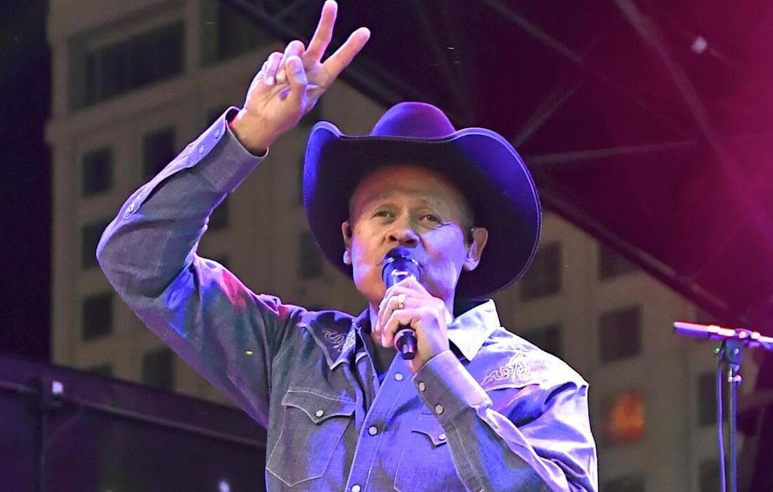 Devon Lakeshore Amphitheater Featured Live Event Tickets & 2024 ...