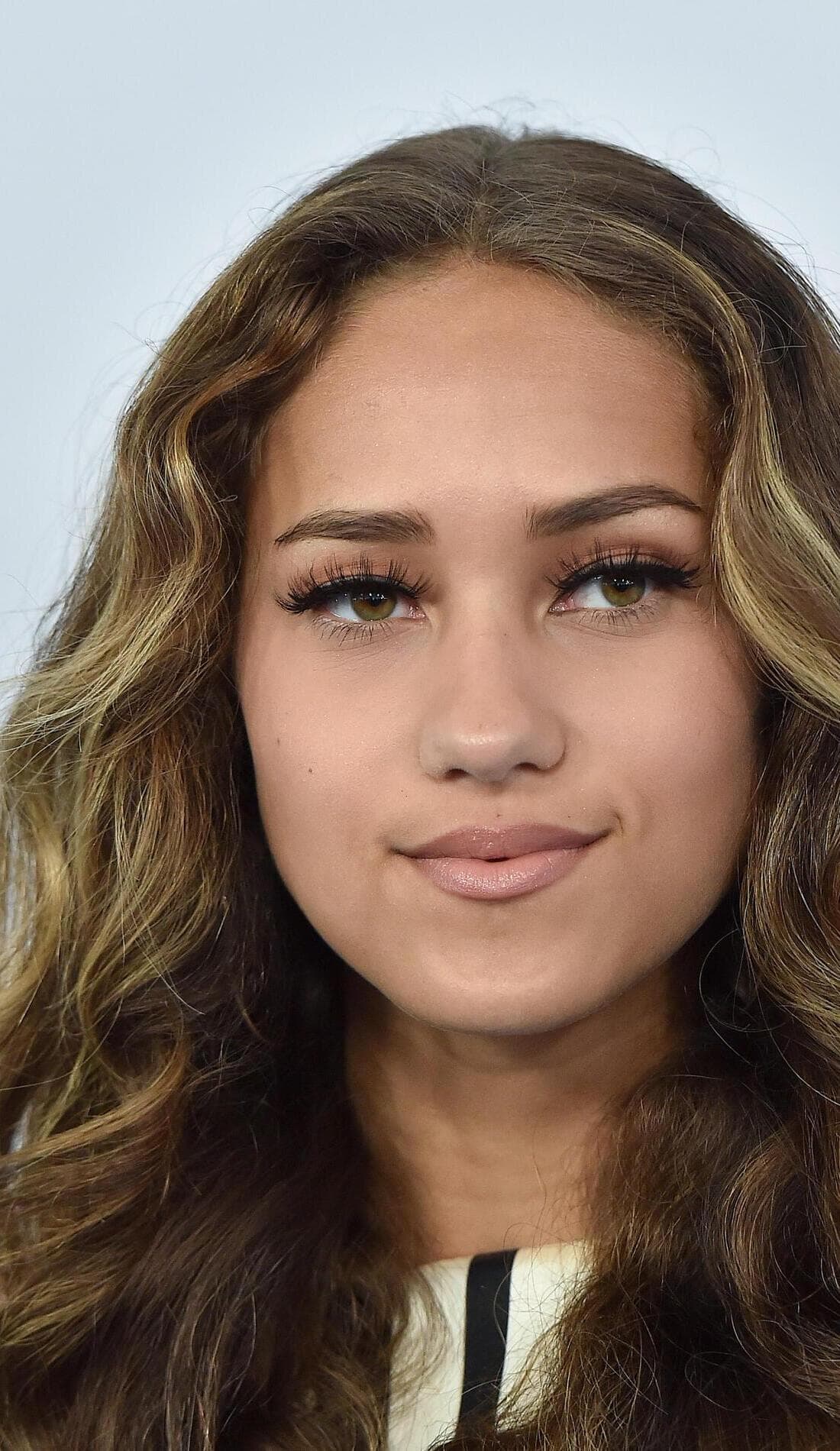 Skylar Stecker Tickets & Concert Tour Dates 2024 | SeatGeek