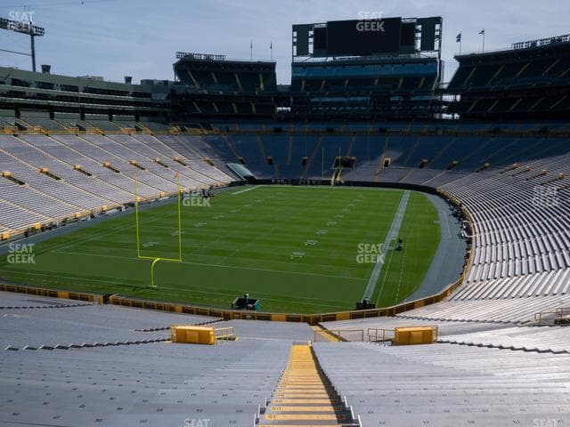 Lambeau Field Seating Chart & Seat Views | SeatGeek
