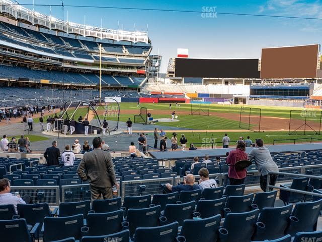 Yankee Stadium Section Field Level 111 Seat View | SeatGeek