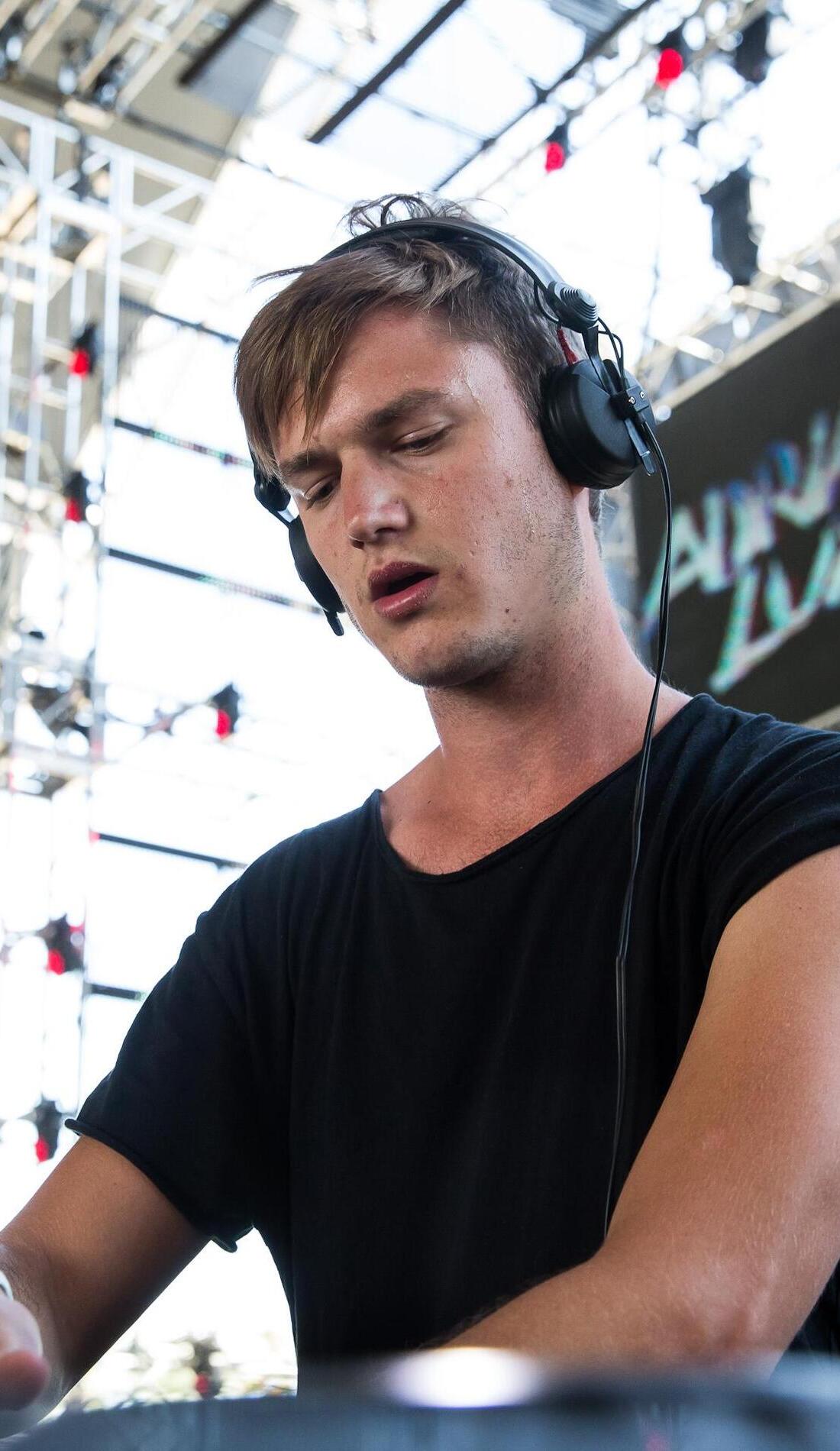 Adrian lux Concert Tickets, 2023 Tour Dates & Locations | SeatGeek