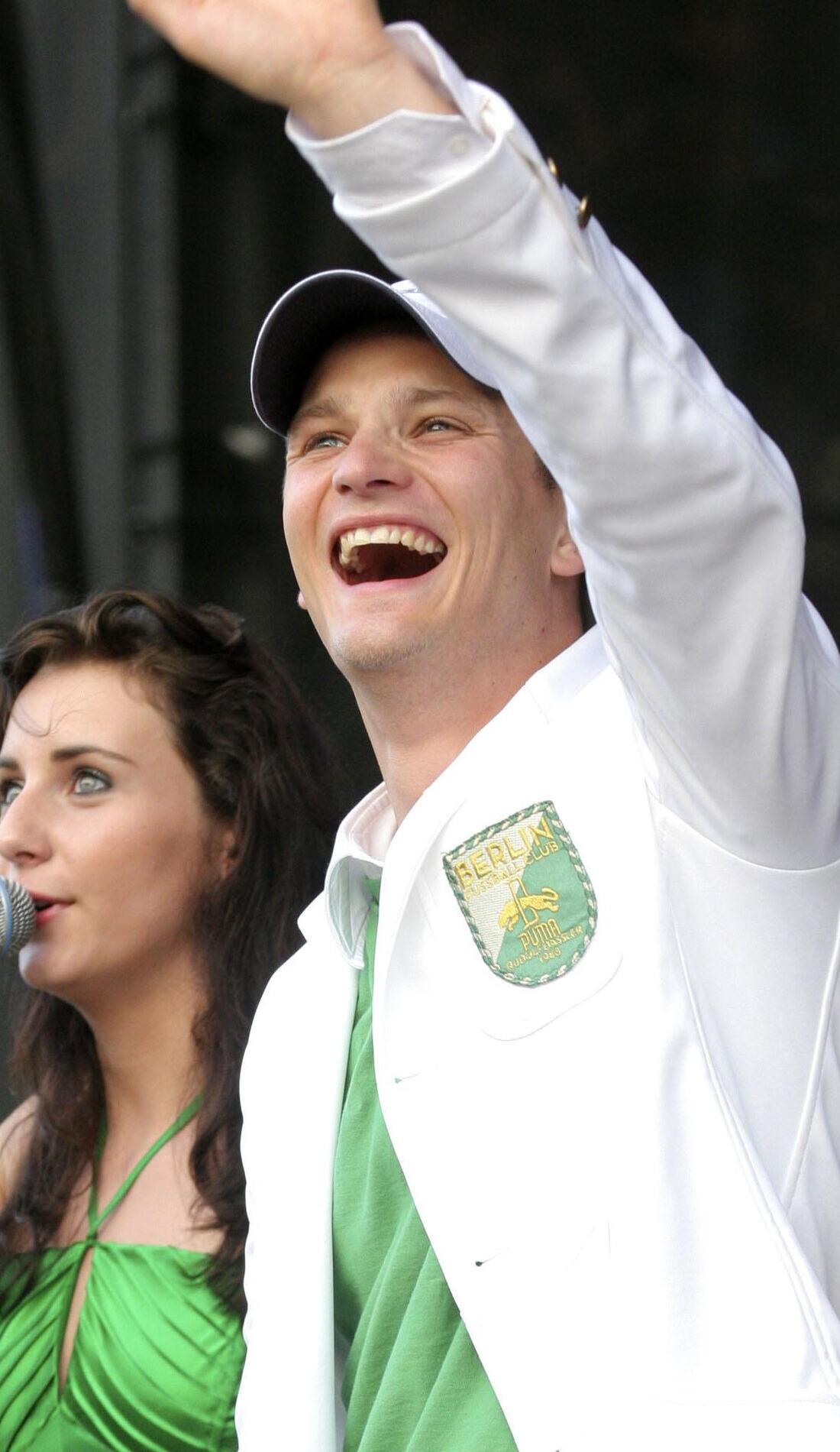 D.H.T. Tickets - 2022-2023 D.H.T. Concert Tour | SeatGeek