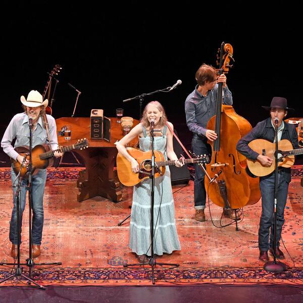 Dave Rawlings Machine Tickets & Concert Tour Dates 2024 | SeatGeek.ca