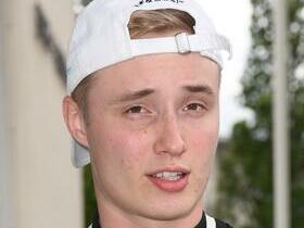 Isac Elliot Tickets, 2024 Concert Tour Dates | SeatGeek