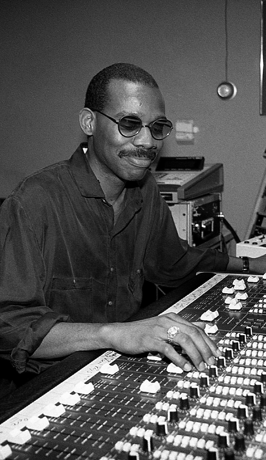 Joe Smooth Concert Tickets, 2023 Tour Dates & Locations | SeatGeek