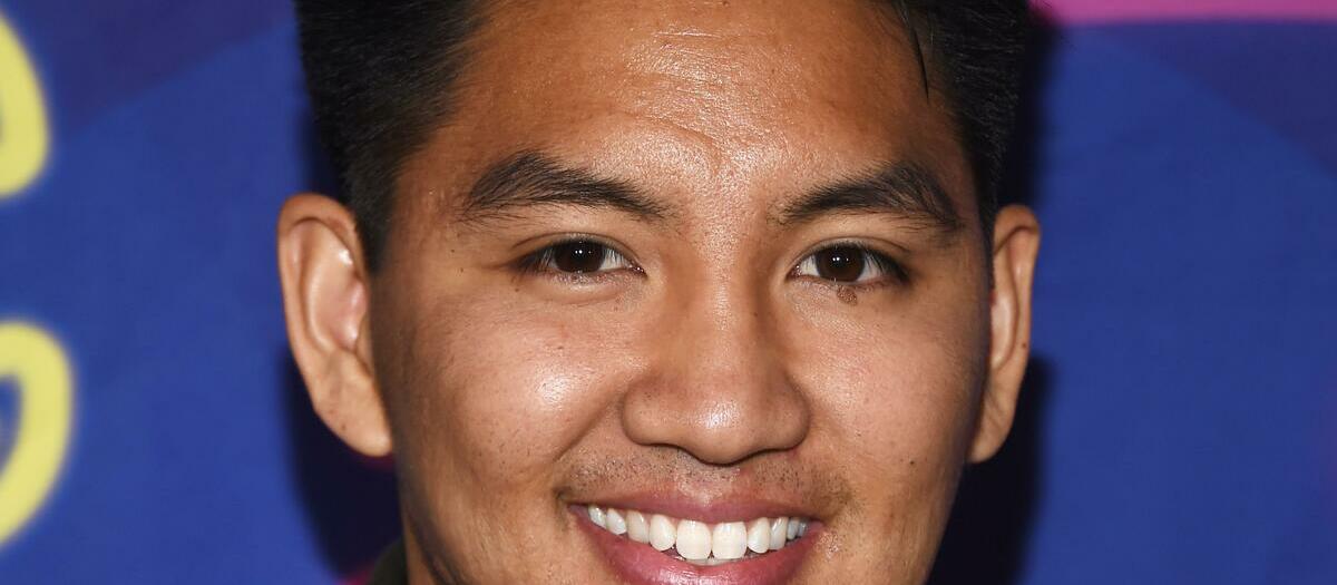 JR De Guzman Tickets, 2023 Showtimes & Locations | SeatGeek