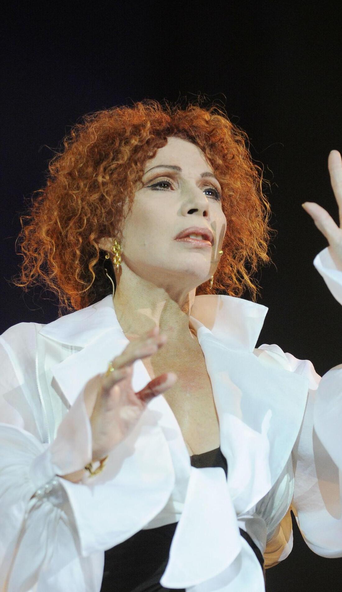 Julia Migenes Concert Tickets, 2023 Tour Dates & Locations | SeatGeek