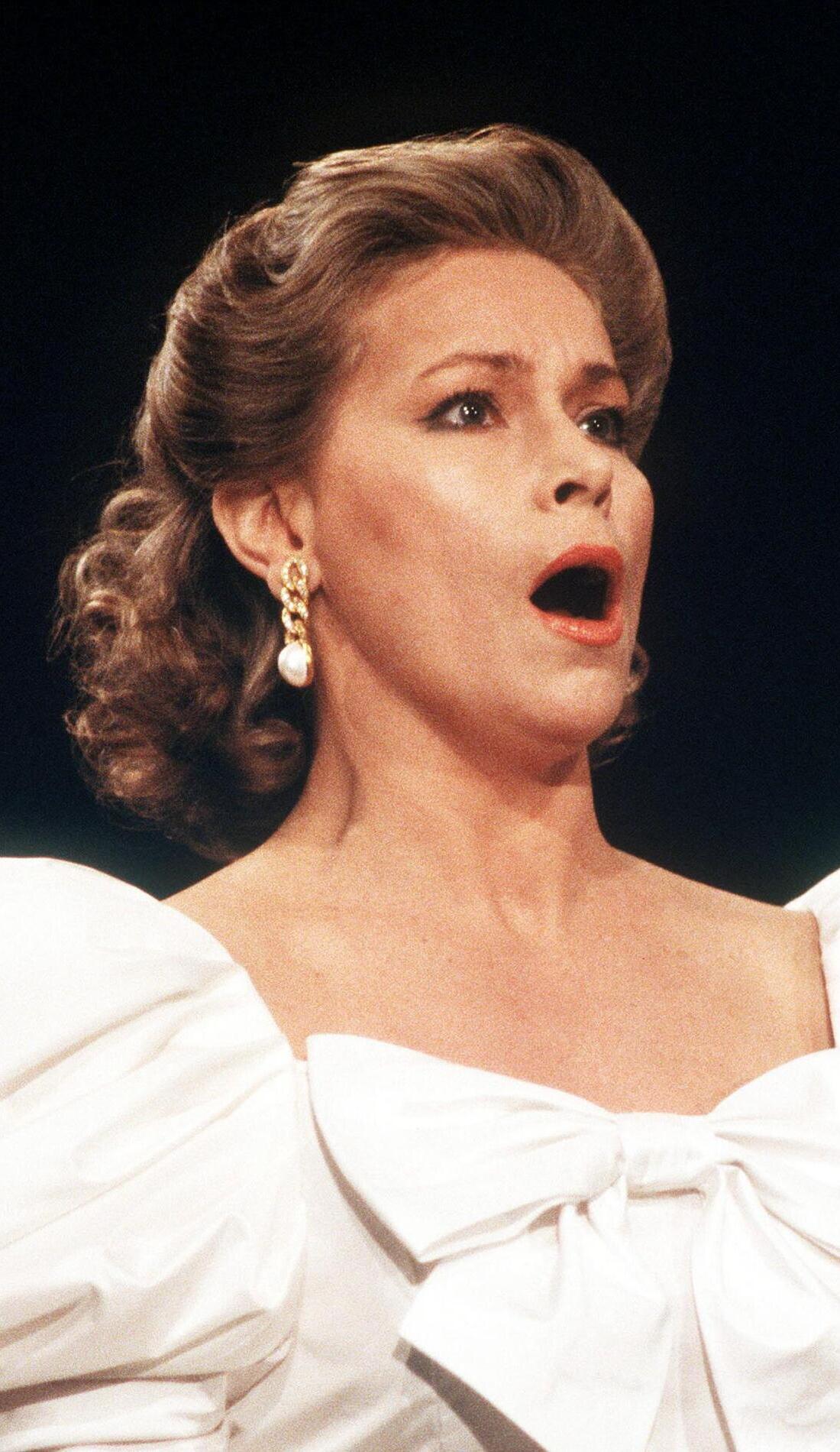 Julia Varady Concert Tickets, 2023 Tour Dates & Locations | SeatGeek