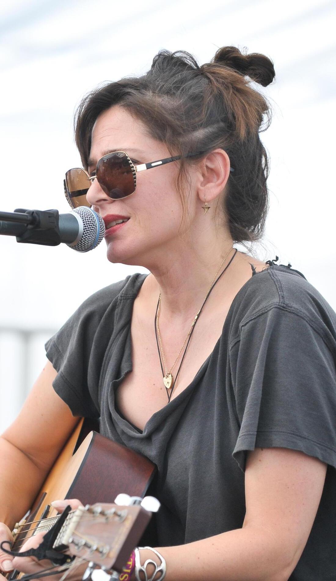 Sarabeth Tucek Concert Tickets, 2023 Tour Dates & Locations | SeatGeek