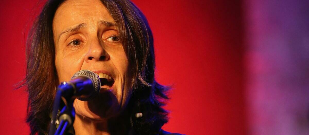 Suzzy Roche Concert Tickets, 2023-2024 Tour Dates & Locations | SeatGeek