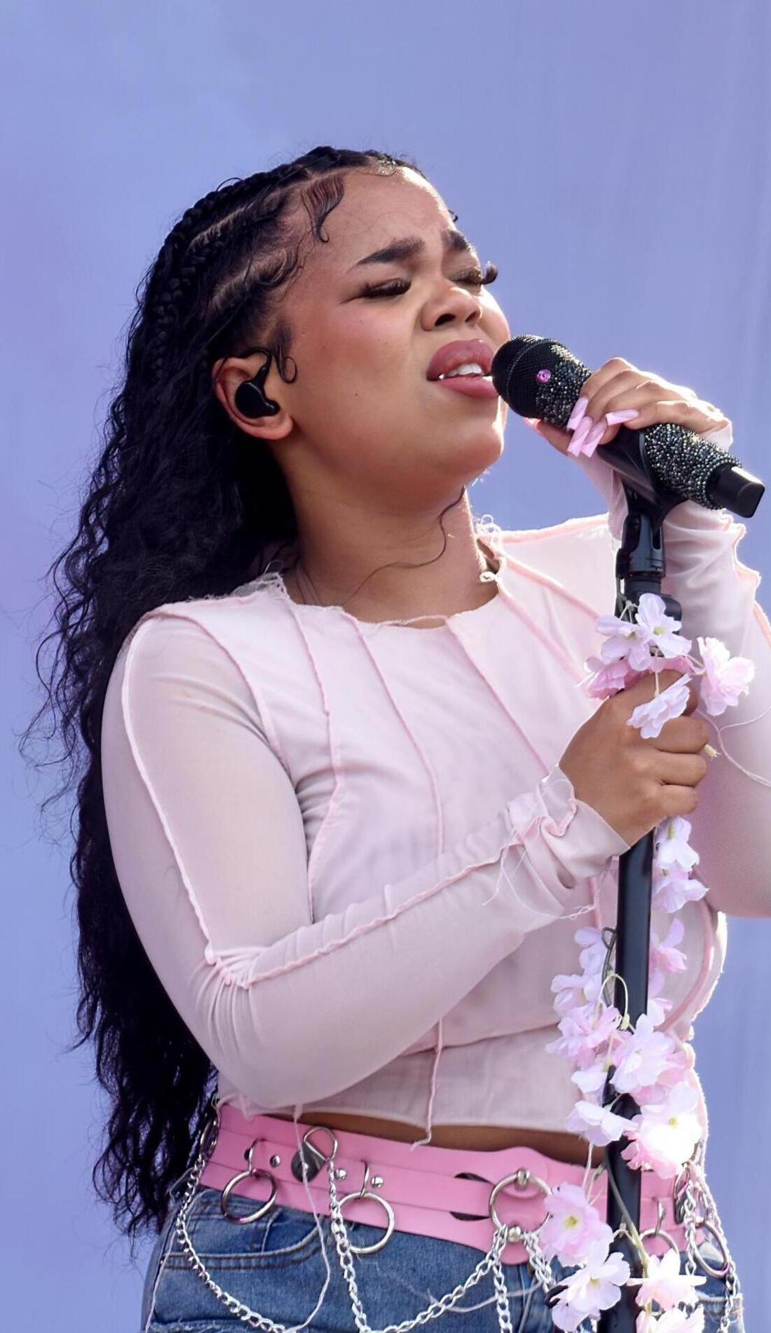 Zoe Wees Tickets - 2022 Zoe Wees Concert Tour | SeatGeek